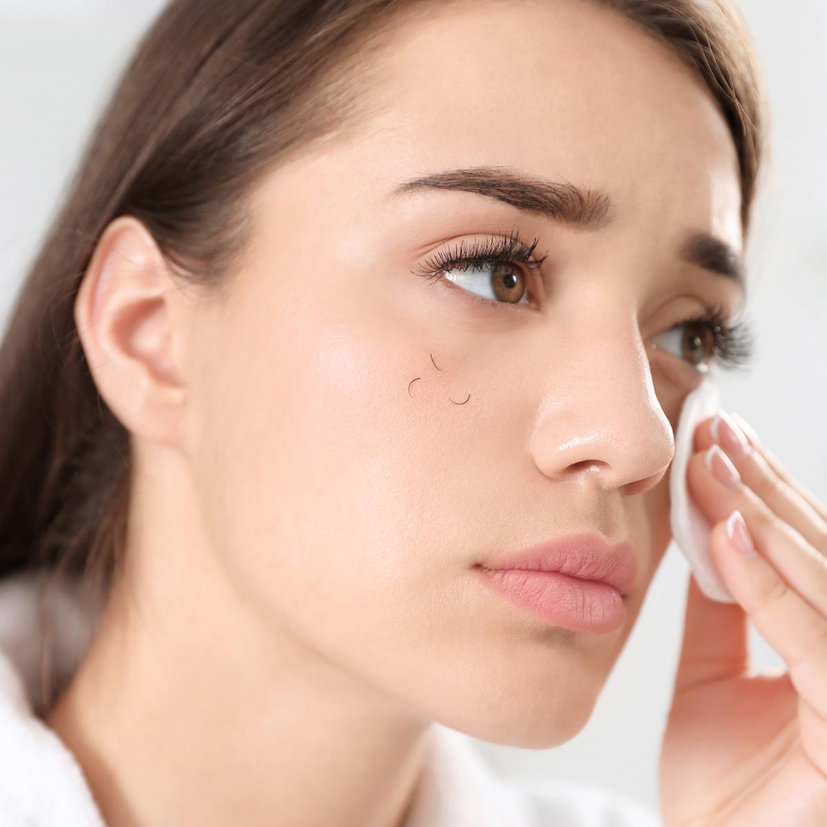 WHY ARE MY EYELASHES FALLING OUT? – Inspired Beauty 2024 Ltd